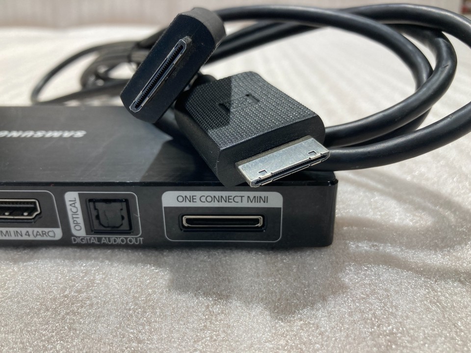 Samsung One Connect Mini Box BN91-35817B (JU7100/JU7500/JS8500/JS8600 ...