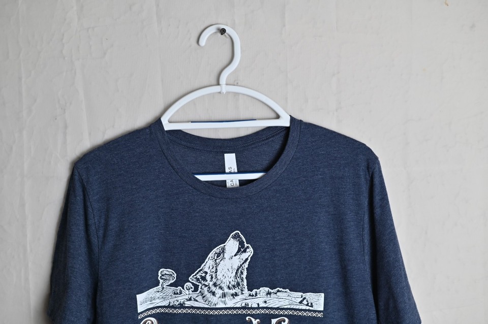 Men's Prairie Wolf Distillery Guthrie Oklahoma Graphic T-Shirt Large | eBay