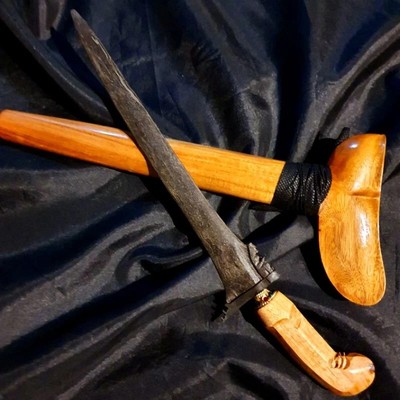 Keris Lurus - Vatican
