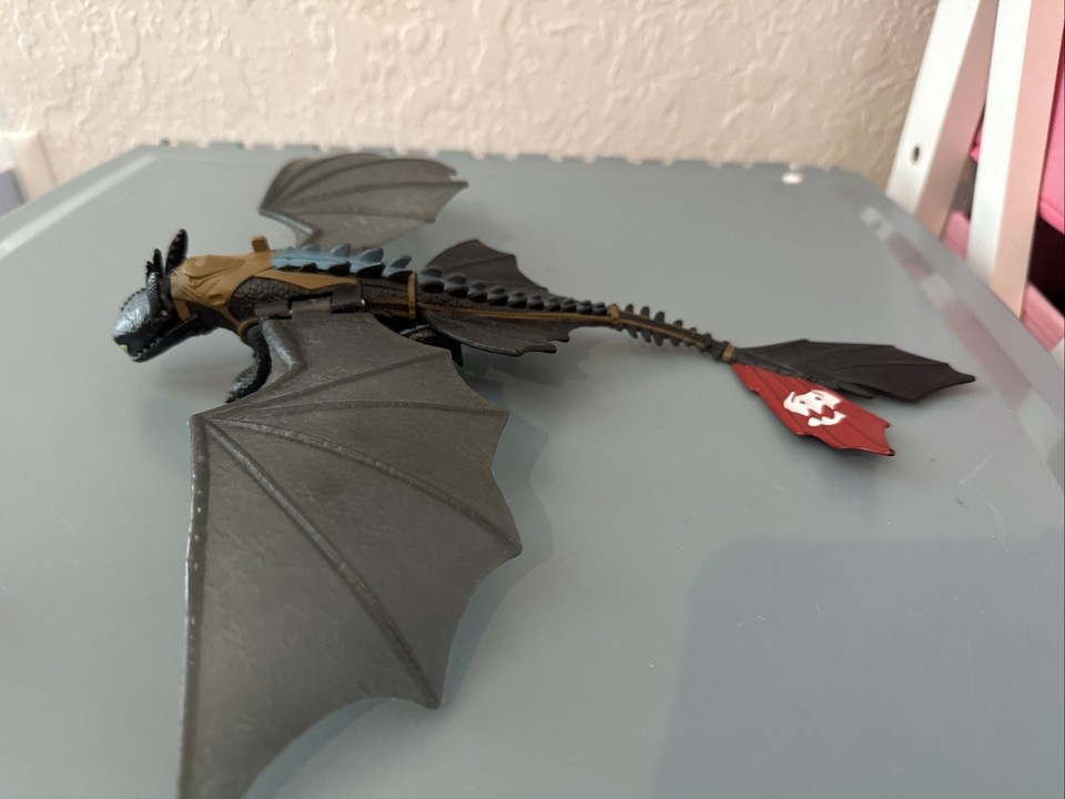 Toothless + Stormcutter Figure With Hiccup & Viking How to Train Your ...