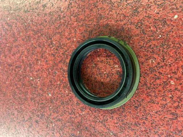 Ford 1490305 Driveshaft Seal for Transit 2006-2012 for sale online | eBay