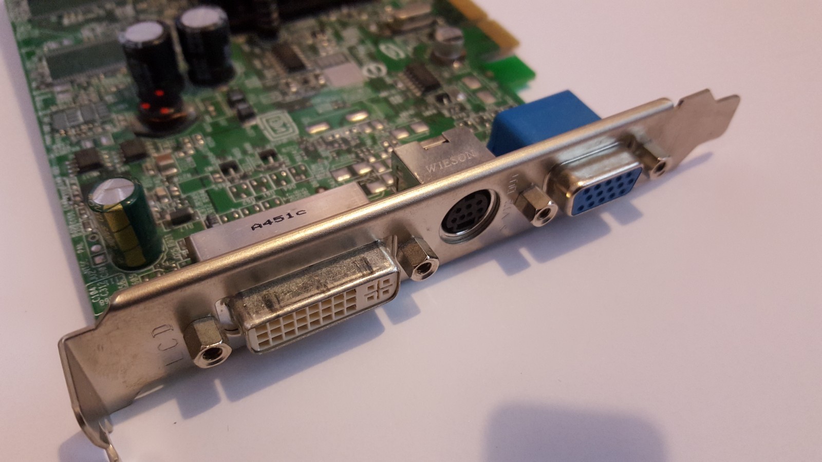 ATI X300 HP 102a3340600 000003 DVI VGA W/tv PCIe 128m Graphics Card for ...