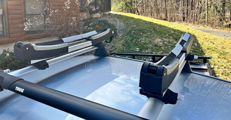 Thule SUP Taxi XT 810001 - 1 Pair of Stand Up Paddleboard Carrier Roof ...