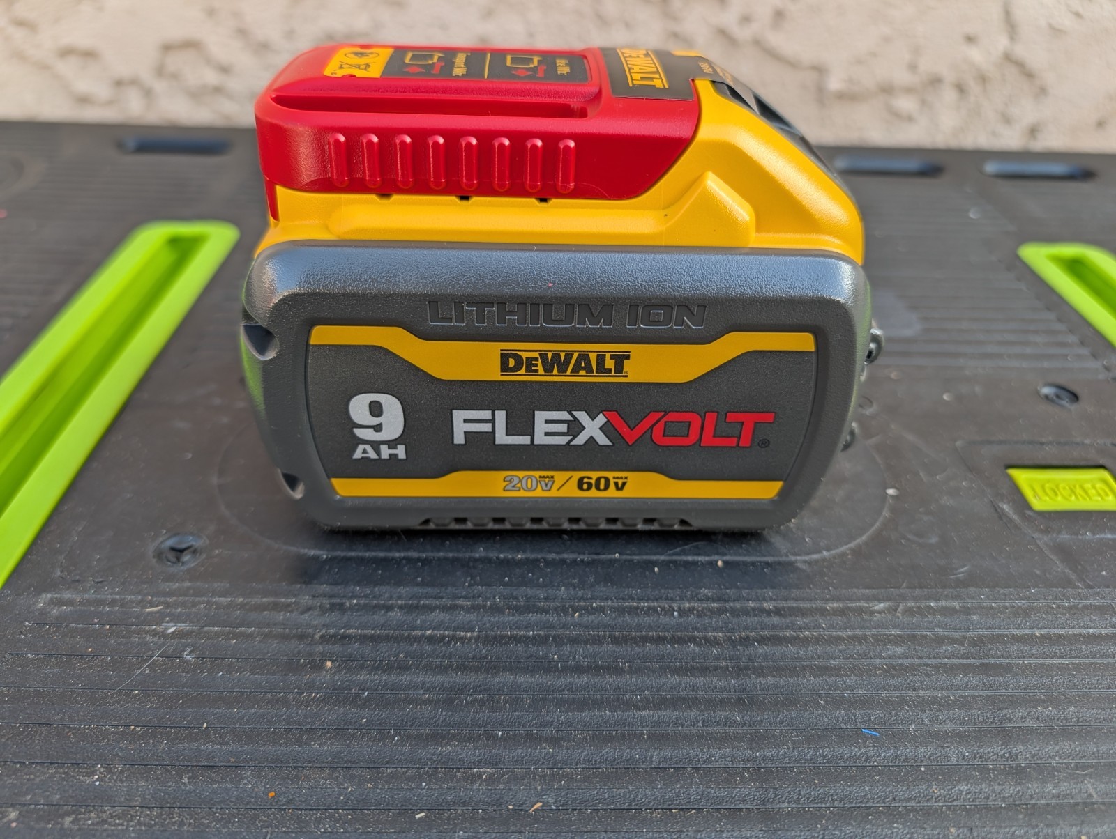 One New OB DEWALT DCB609 20V/60V MAX FLEXVOLT 9.0 Ah Lithium Ion ...