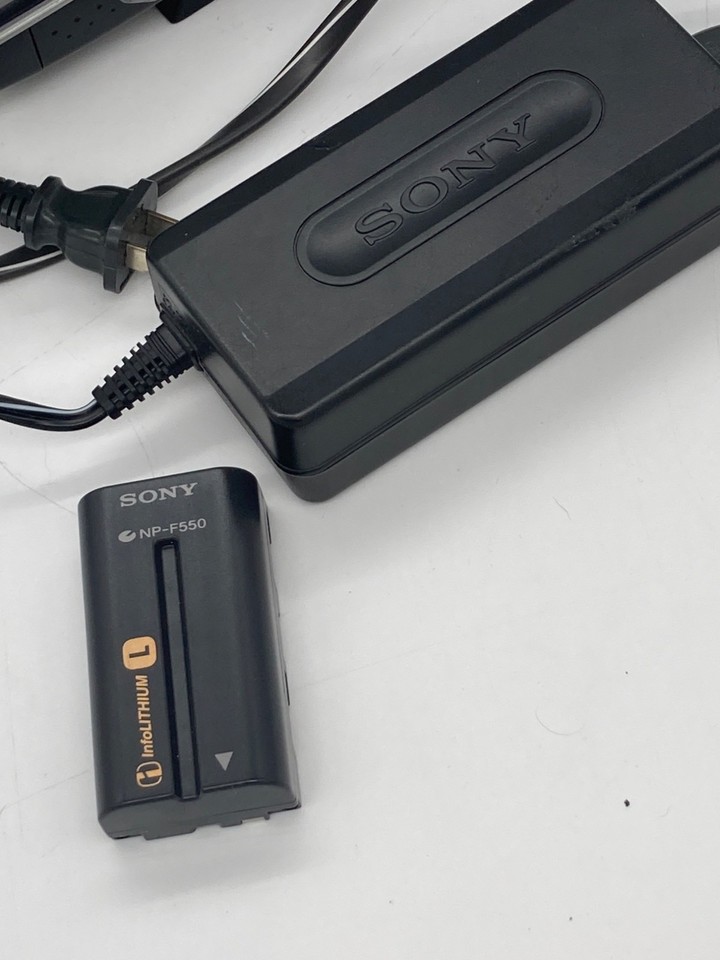 Sony Handycam Video Hi8 CCD-TRV58 NTSC Camcorder W/ Battery & Charger ...