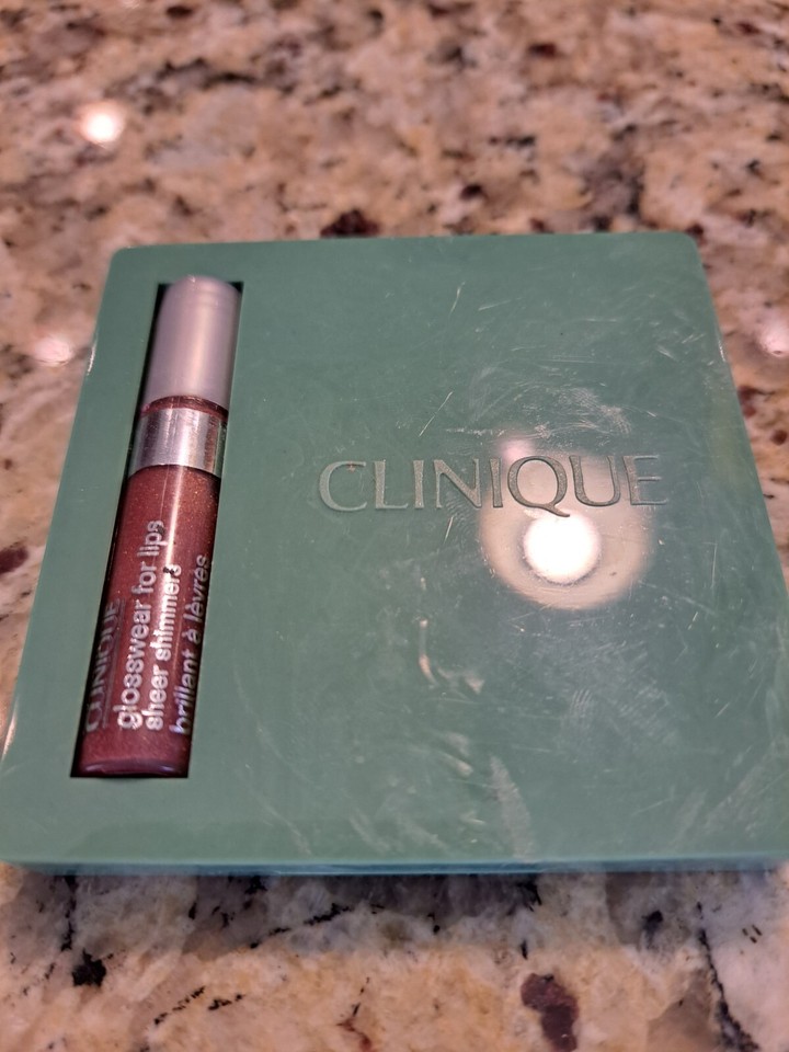 Clinique Compact makeup Includes 2 Eye Shadows, Blush And Lip Gloss New ...