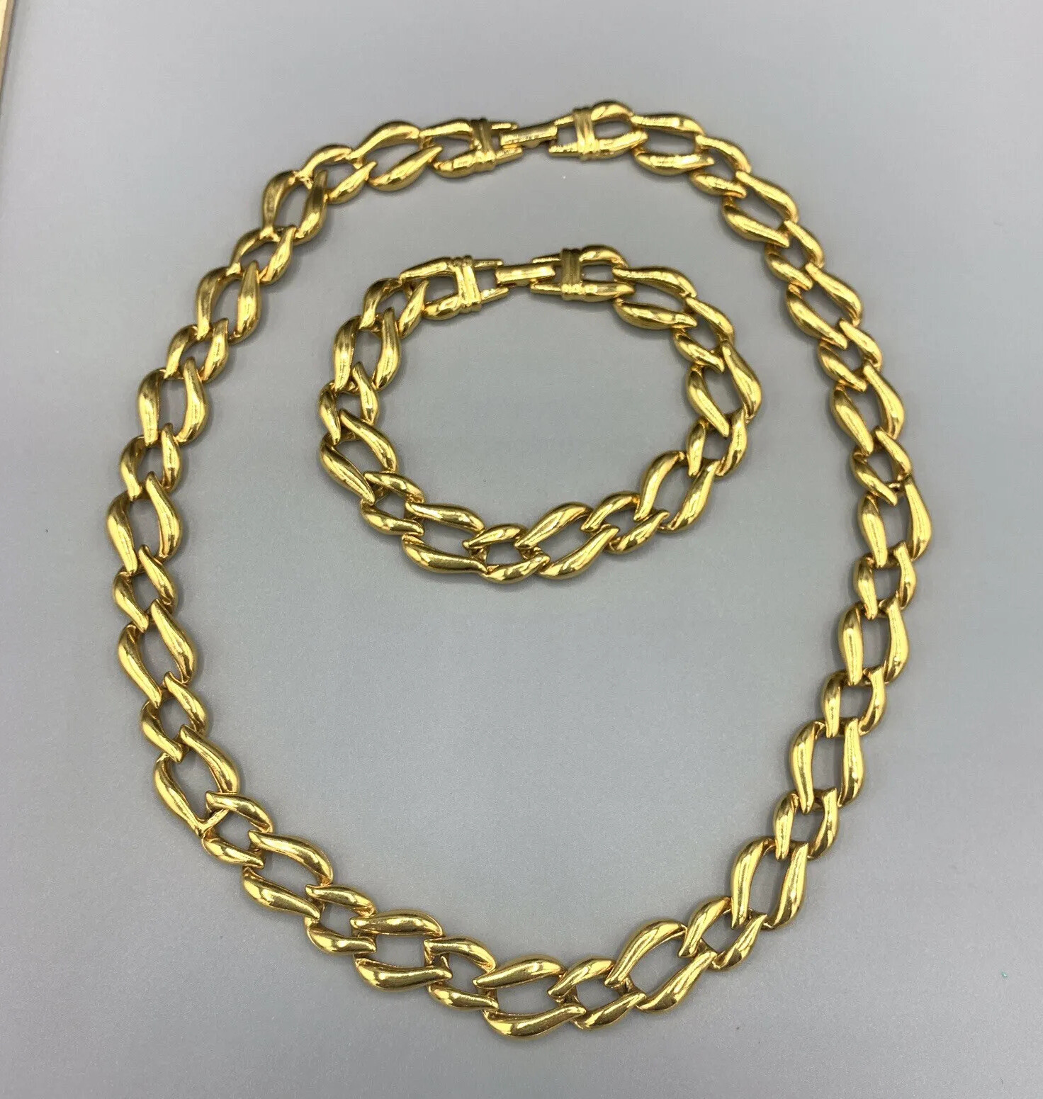 Premier Designs Gold Tone Necklace and Bracelet set S… - Gem