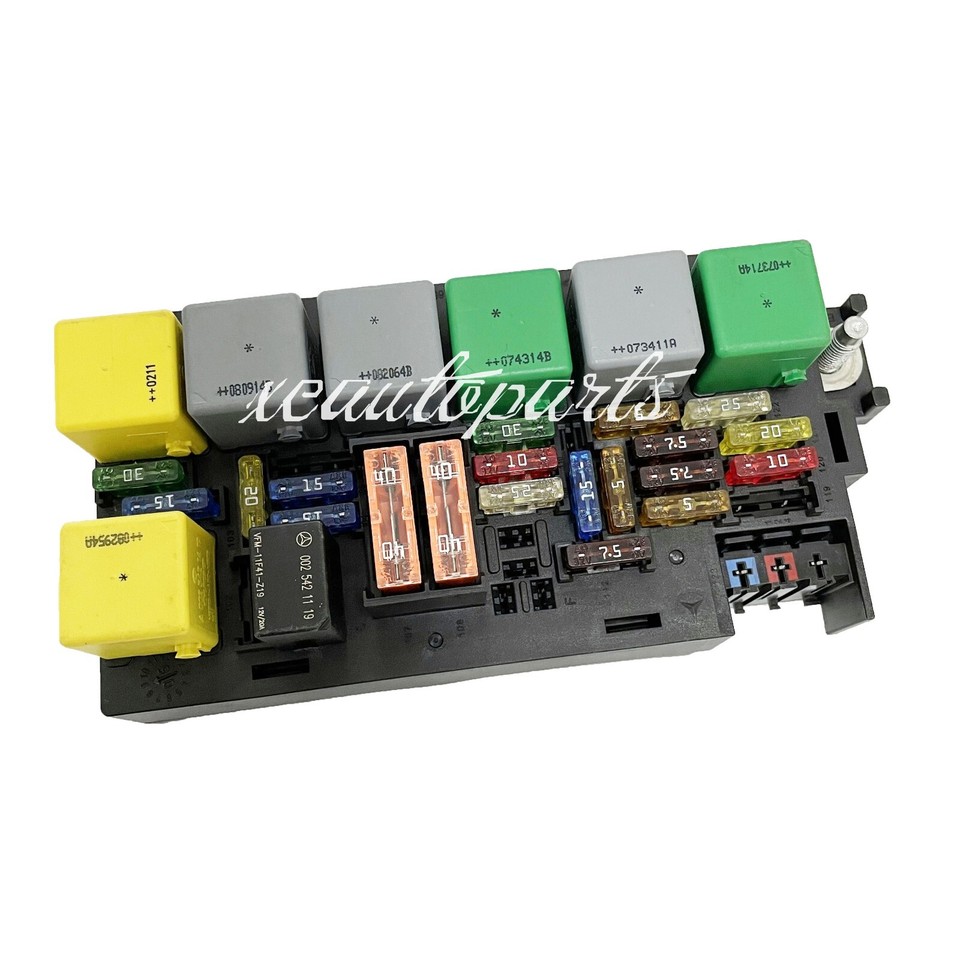Front Relay Fuse Box Assembly OEM For 2005-2008 Mercedes ML350 ML500 ...