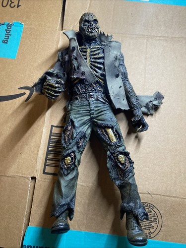 MEZCO 1/6 Cinema Of Fear Jason Voorhees 12" Part VII New Blood 2008 ...