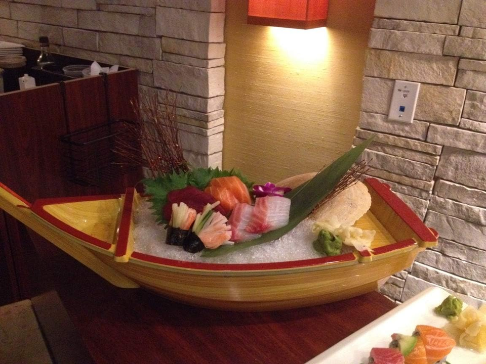 4120, Japanese Sushi Boat Plastic Sashimi Sushi Serving Tray Boat ...