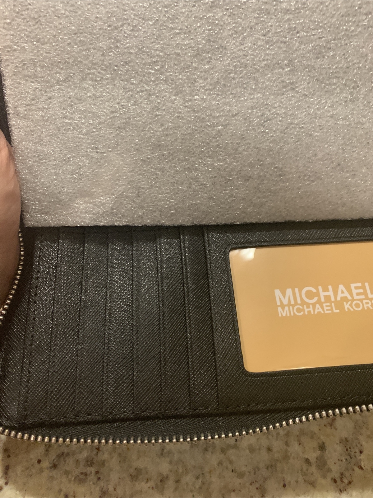 $118 MICHAEL KORS Flat Multifunction Phone Case Black Leather One Size ...
