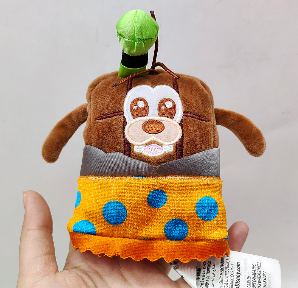 Disney Munchlings Sweet Treats Chocolate BrownIe Bar Goofy Plush Doll ...