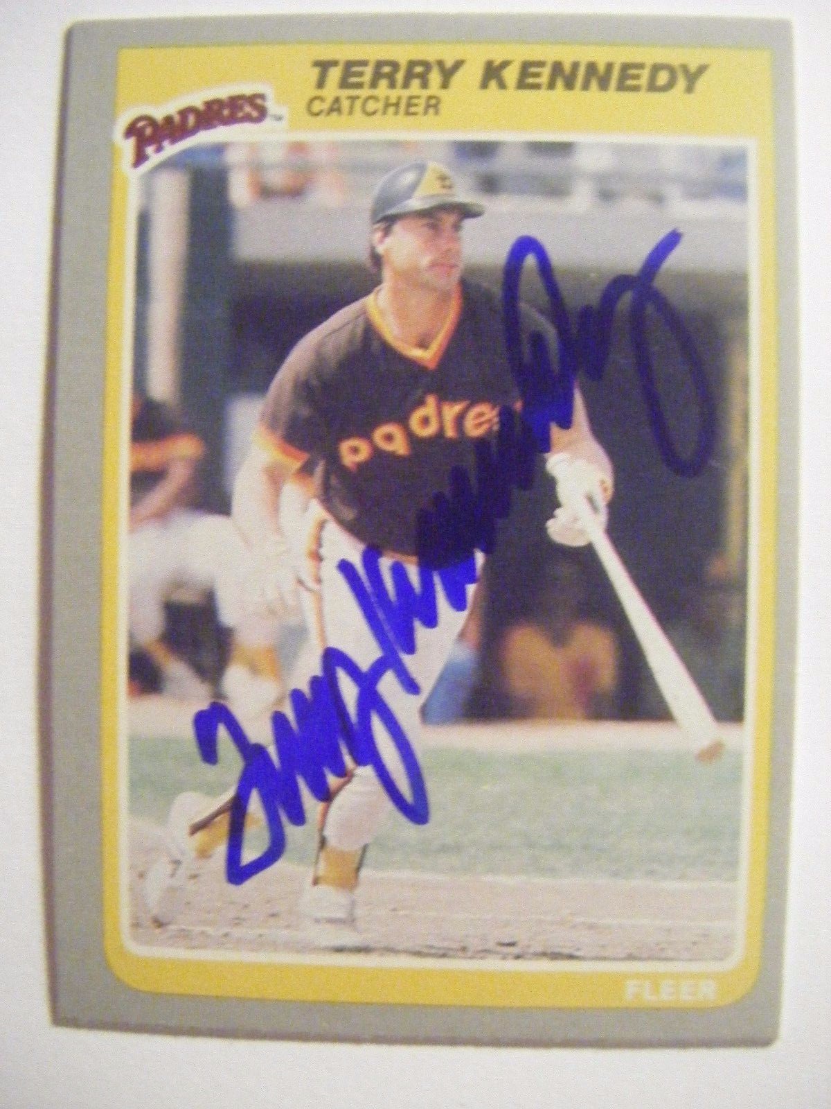 TERRY KENNEDY signed PADRES 1985 Fleer baseball card AUTO CARDINALS ...