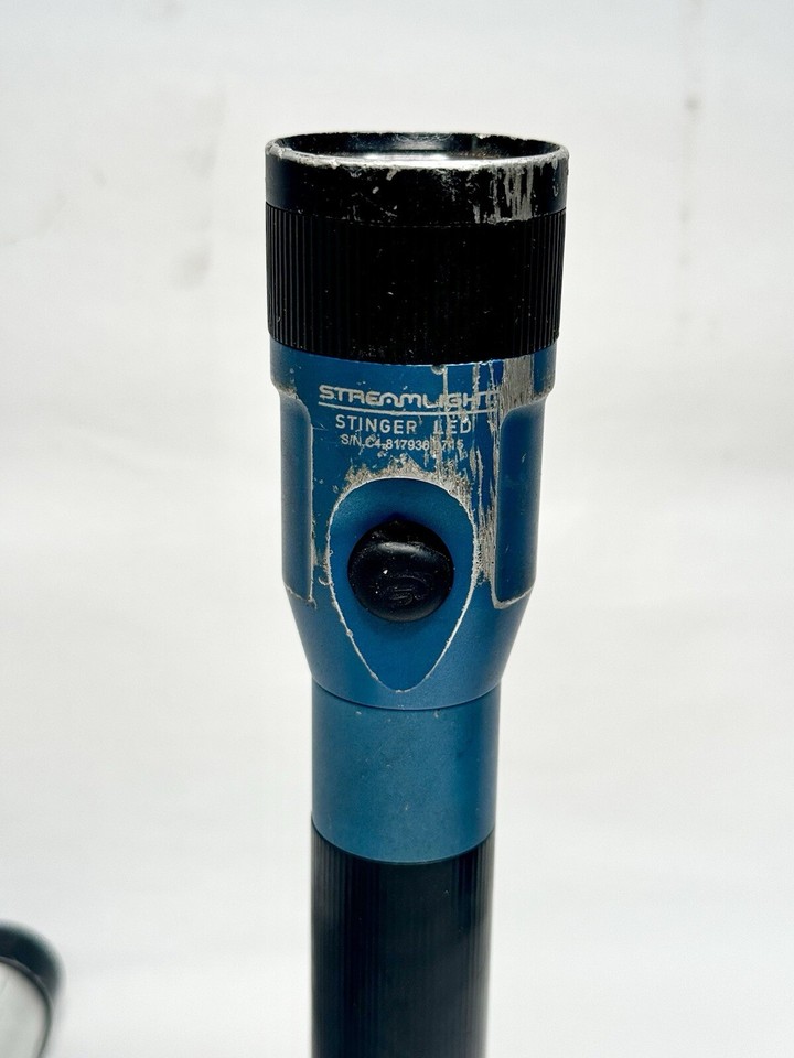 Streamlight Stinger LED Flashlight & Stinger XT With Charger - Tested ...