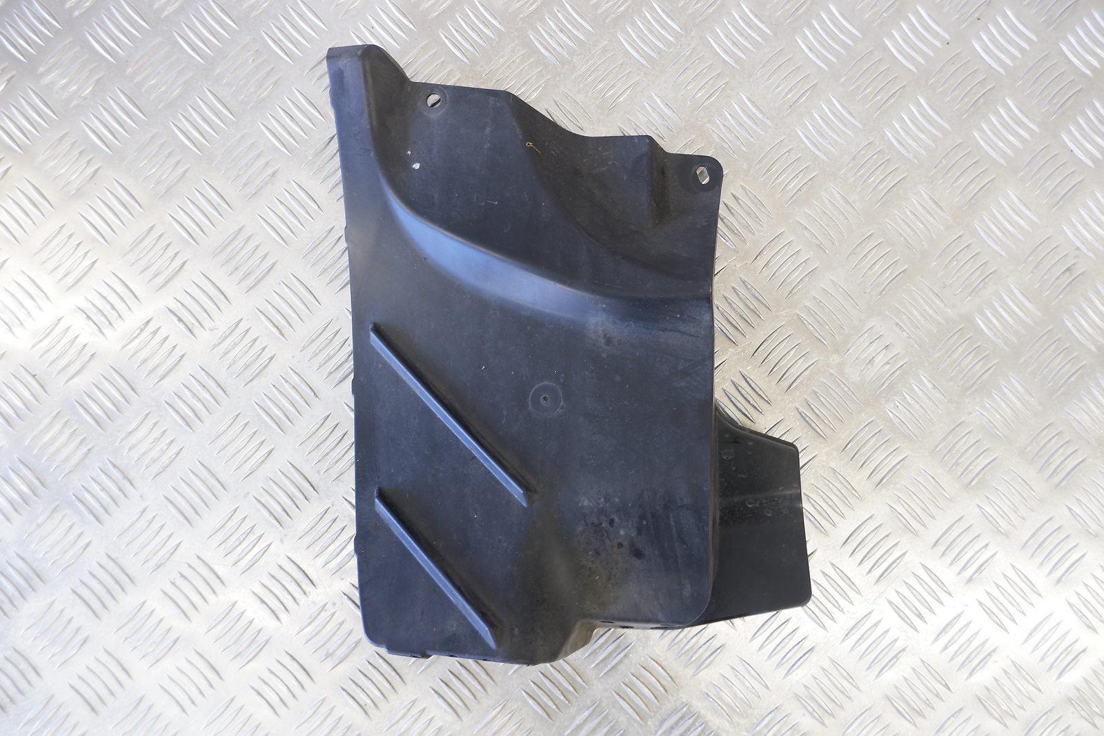 TOYOTA YARIS 2021 REAR BUMPER RIGHT SIDE SEAL 52591-0D550 | eBay UK