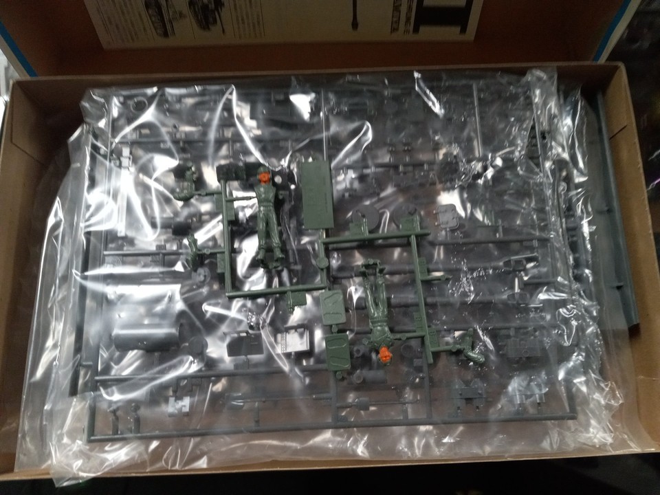 Tamiya German Tiger I Scale 1/35 Motorized Model Building Kit | eBay