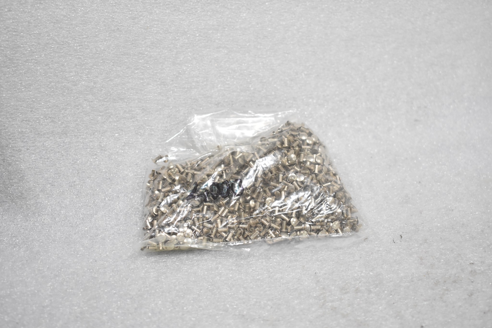 MRB 100 RIVET STEEL SEMI-TUBE 1/4" LENGTH X 0.8" OD X 0.18" (LOT OF ...