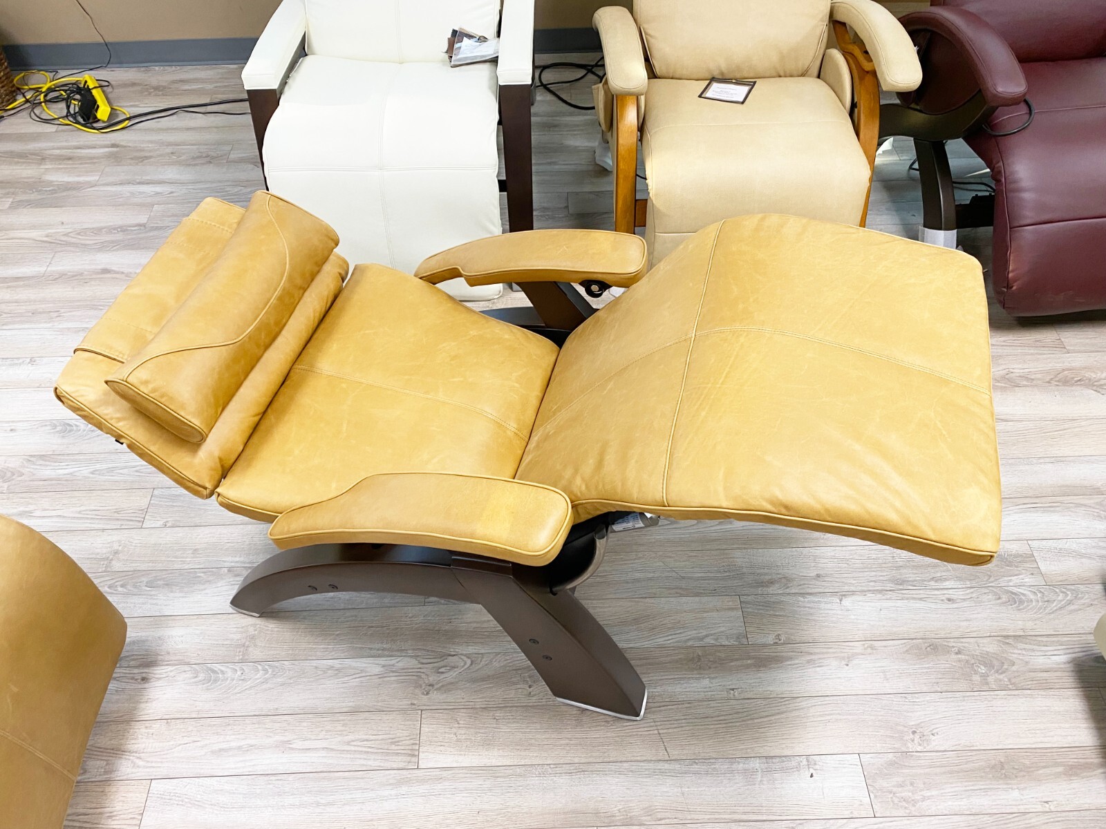 Human Touch Perfect Chair PC-600 Silhouette Zero Gravity - Sycamore ...