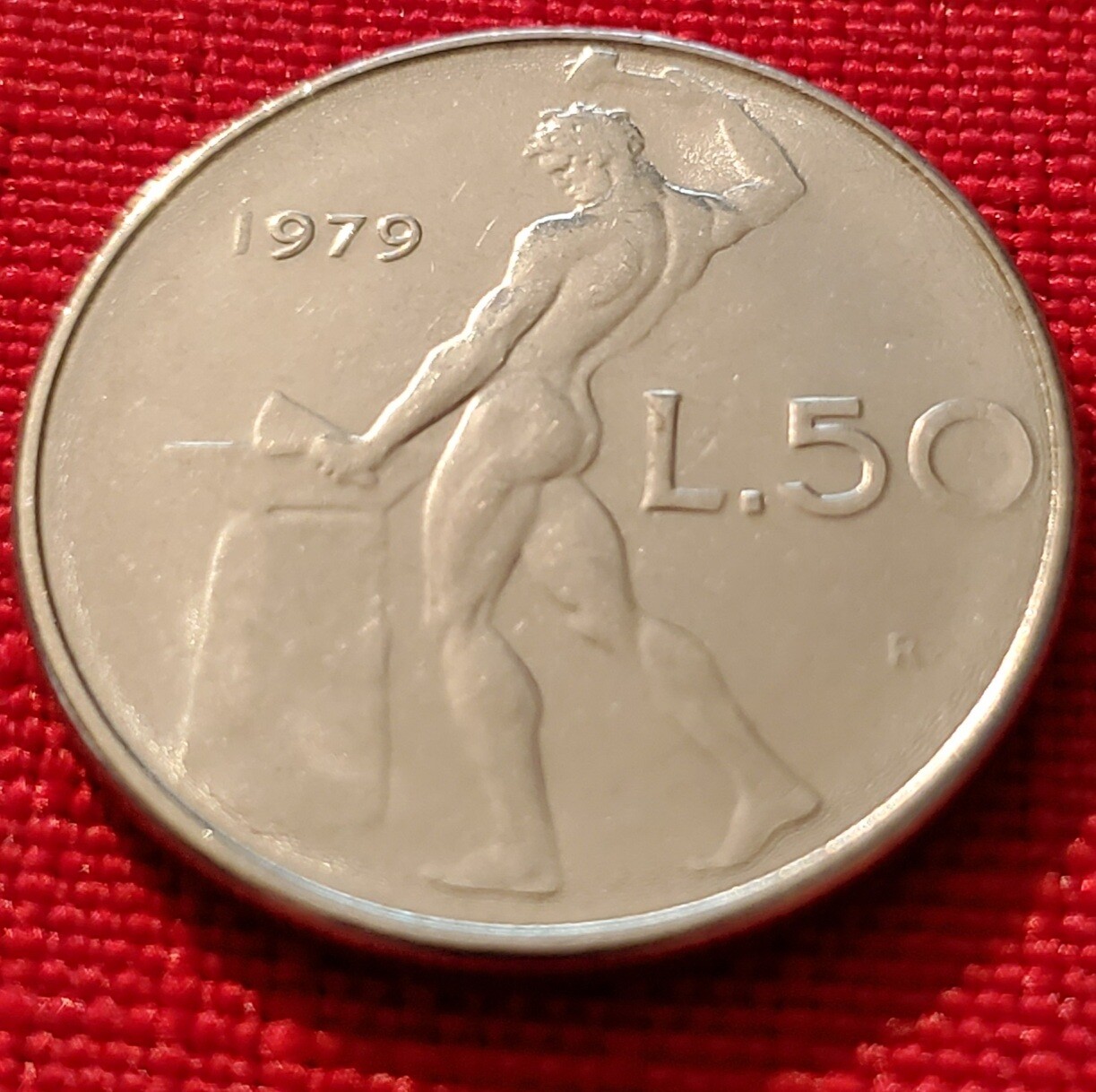 1979 Italy 50 Lire coin, L.50 -Vulcan standing @anvil; KM95.1; vintage ...