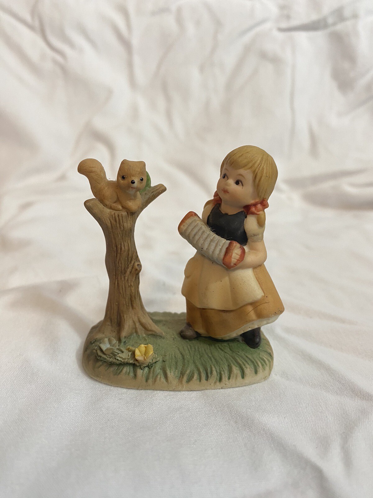 Vintage Teeny Tykes Serenade Figurine #555 Girl Playing Accordion With Squirrel | eBay