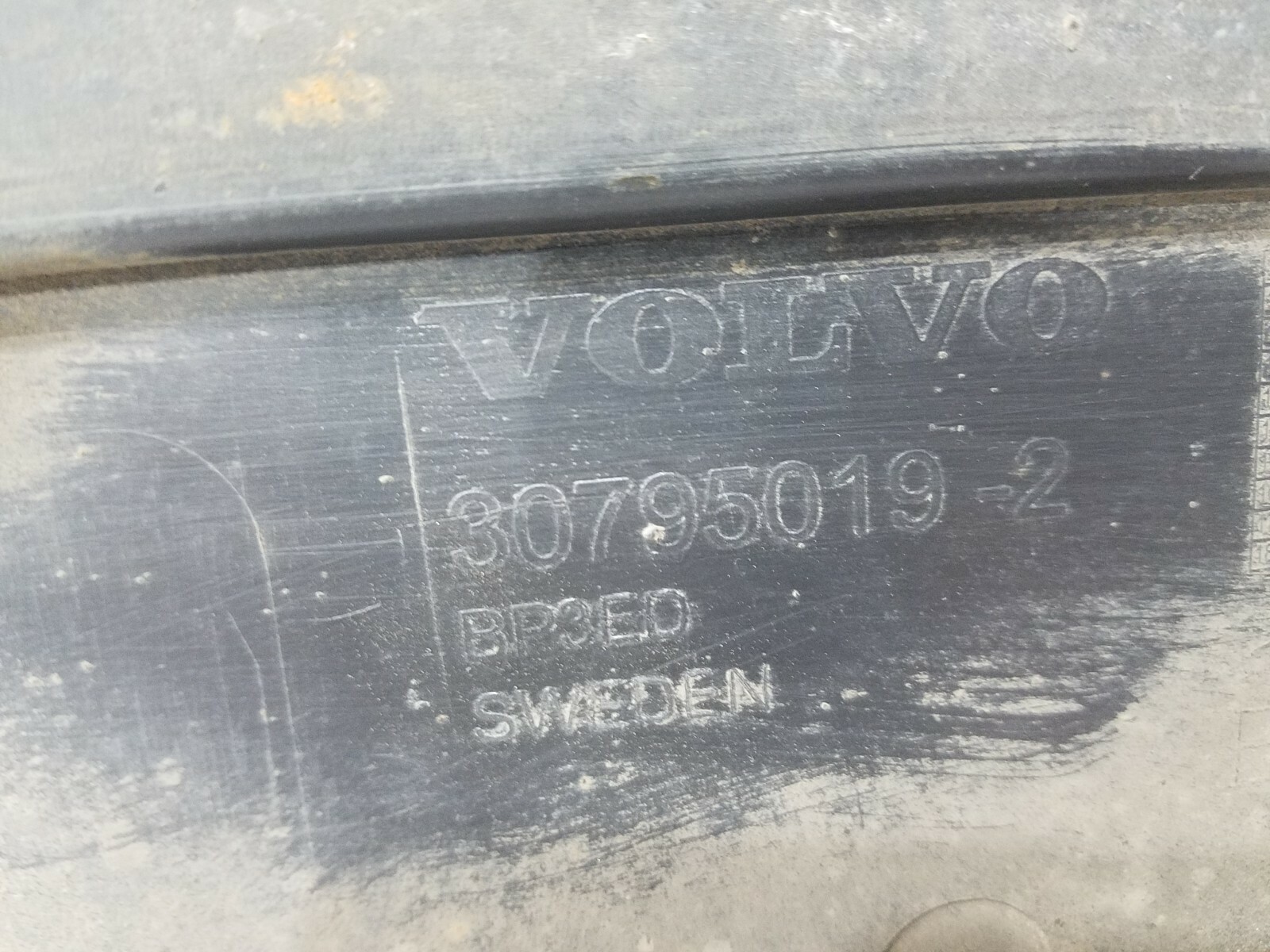 Genuine VOLVO S60 V60 09-2013 FRONT BUMPER UNDER TRAY COVER AIR GUIDE ...