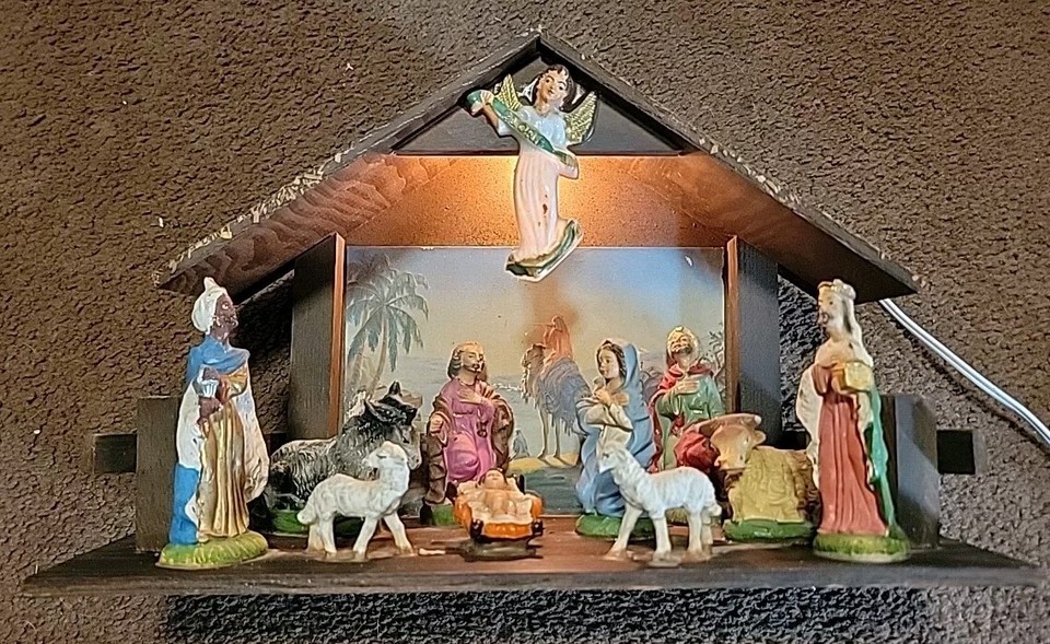 Vtg wood,Lighted, Nativity Stable Manger Creche w/ plastic figures ...