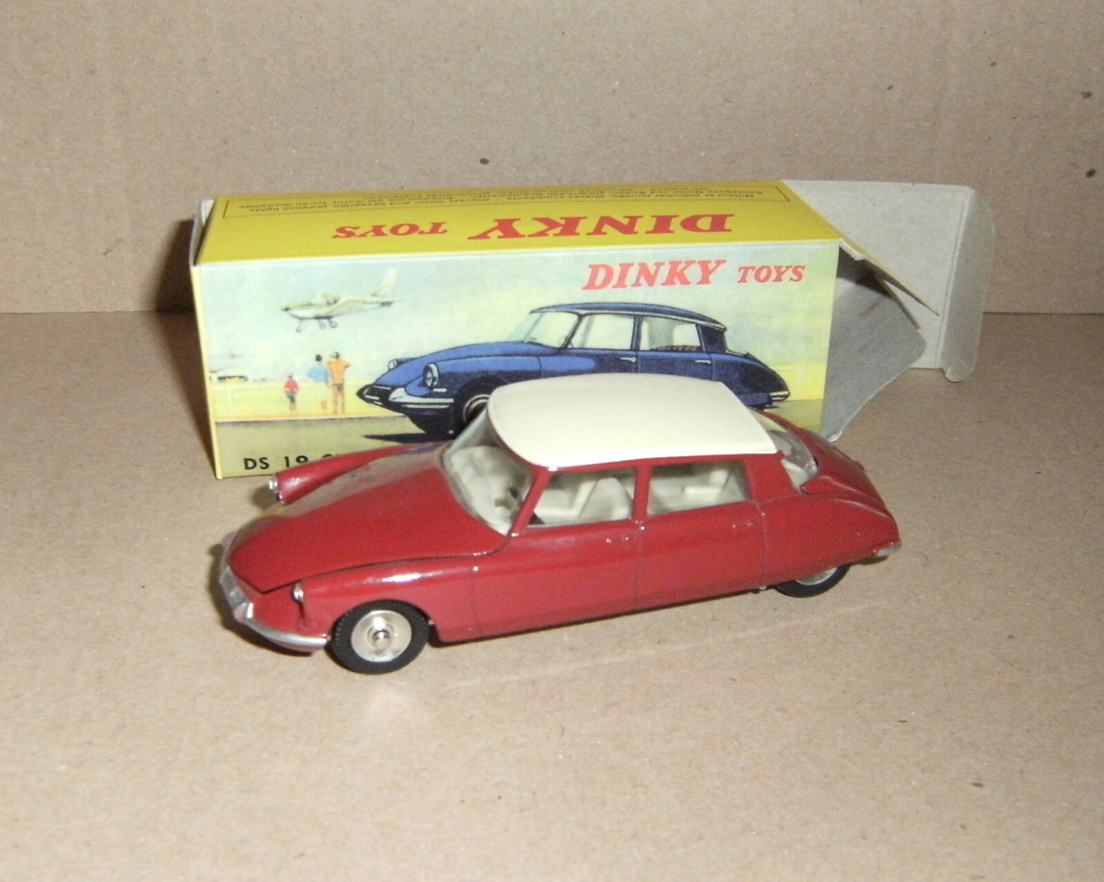 Miniature Dinky Toys 530 - CITROEN DS 19 Rouge et Crème 1/43 | eBay