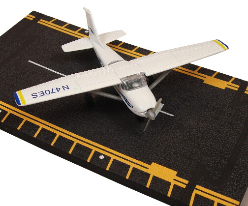 Runway24 Cessna 172 Daron Diecast Plane With Runway for sale online | eBay
