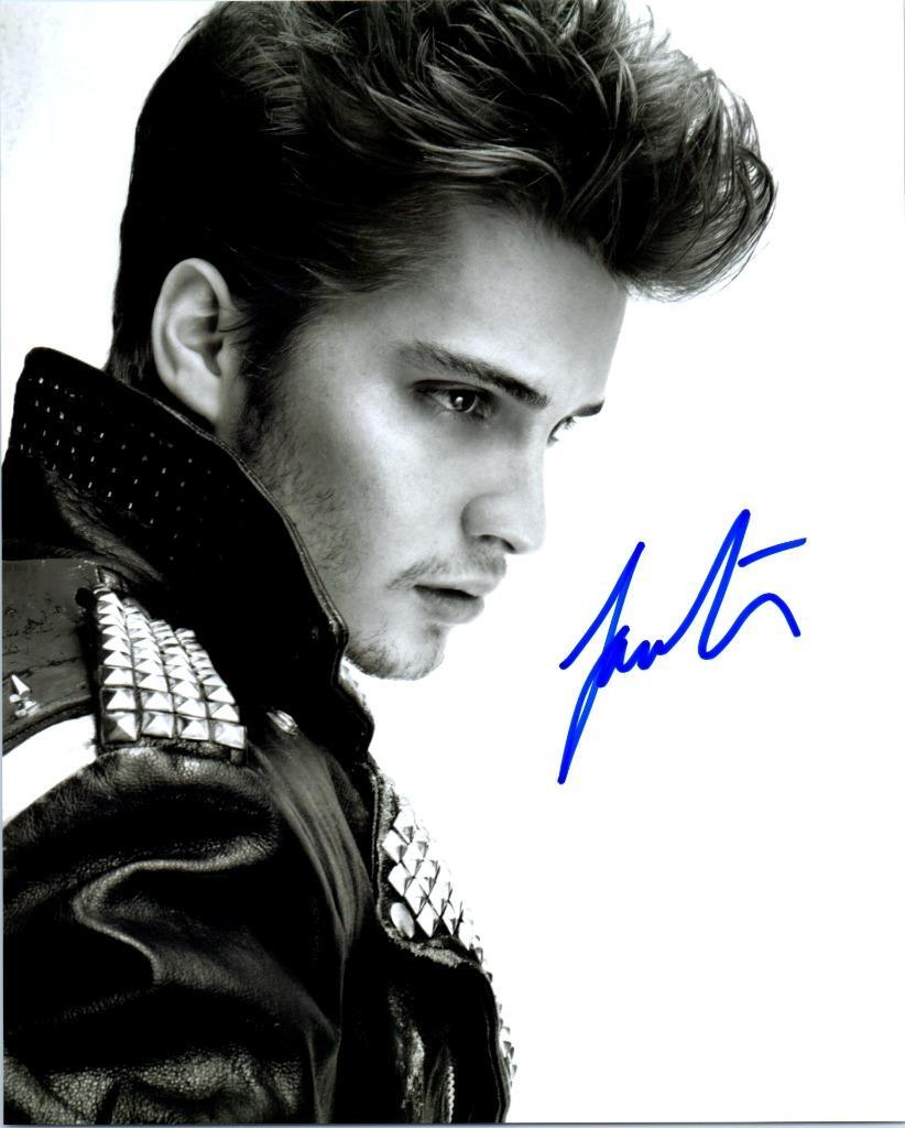 Luke Grimes Fotoshoot