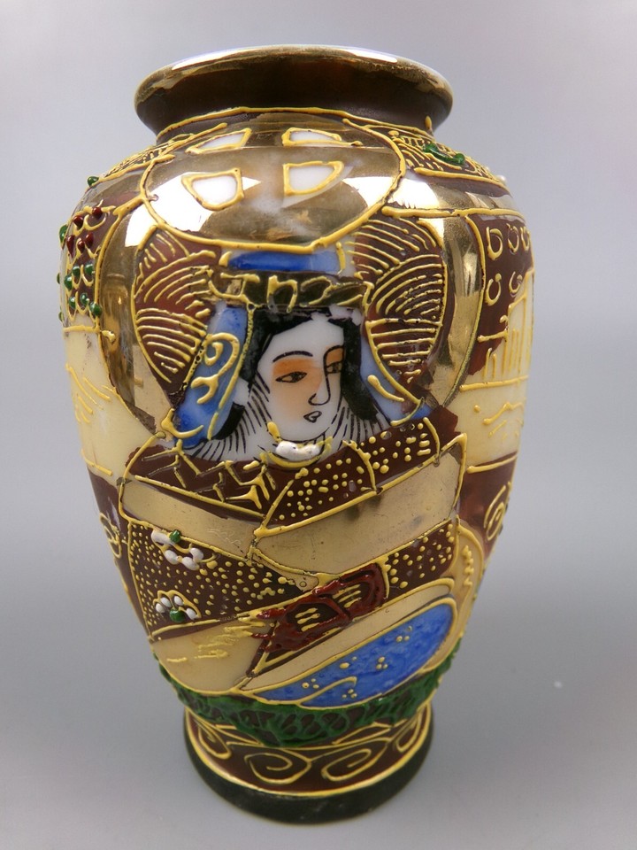 Japanese Satsuma Vases. Vintage pair. Hand painted porcelain. Small 3. ...