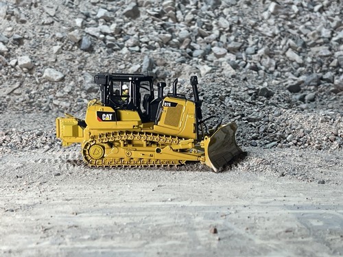 Diecast Masters 85555 Cat Caterpillar D7e Track Type Tractor Dozer in ...