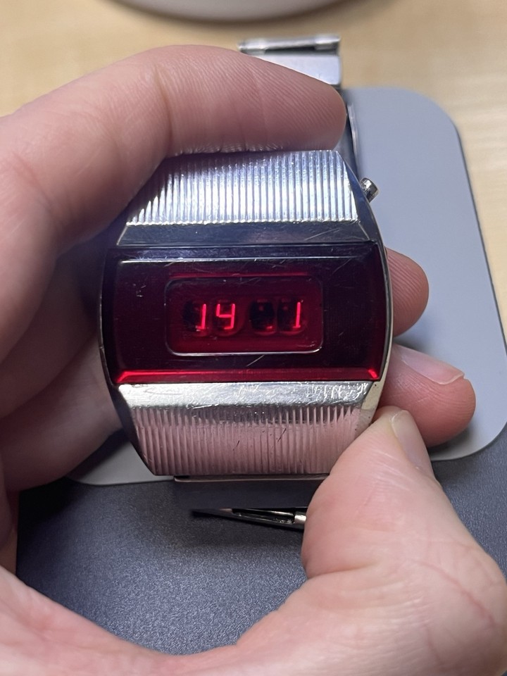 Elektronika 1 3051 B6-03 Pulsar Terminator First Soviet Red LED Watch ...