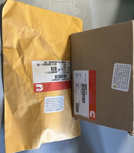OEM CUMMINS INJECTOR-UREA 2888173CUM + KIT-AFM MOUNTING 4376837 | eBay