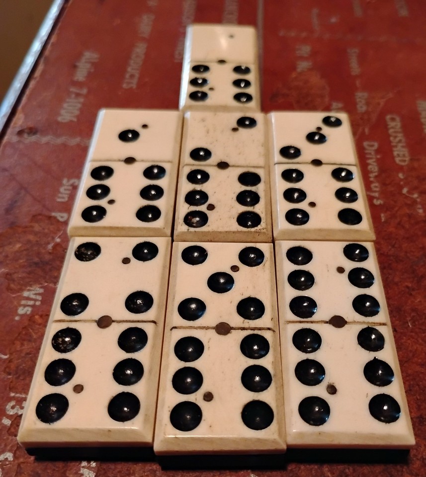 ANTIQUE HANDMADE BONE/EBONY DOUBLE SIX DOMINOES - COMPLETE SET w/WOOD ...