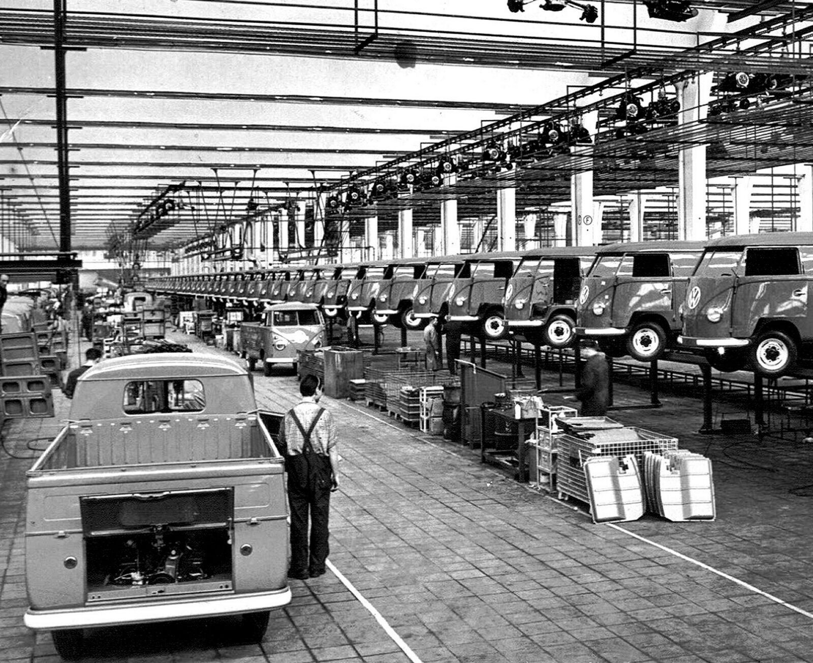 1967 VOLKSWAGEN BUS ASSEMBLY Line Classic Car FACTORY Poster Photo ...