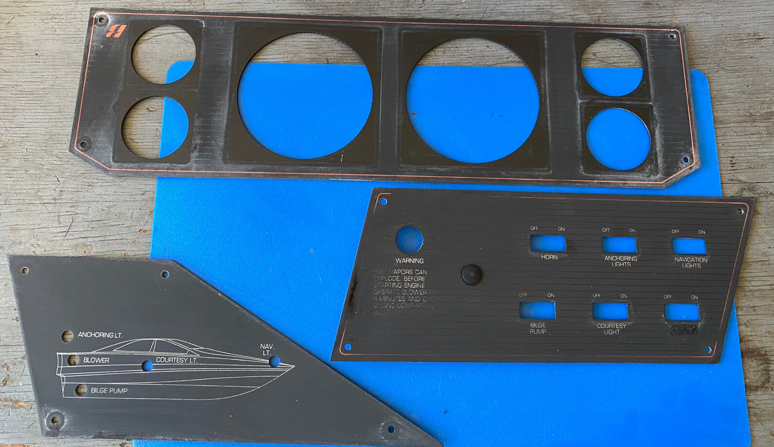 VINTAGE BAYLINER BOAT DASH WITH Plates And Dash Plates 1988 21’ Cuddy ...