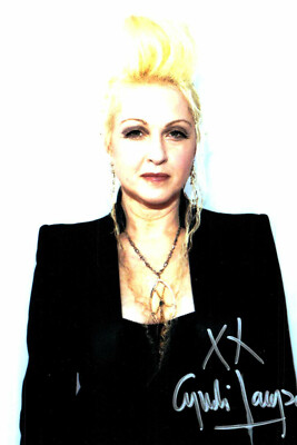 Cyndi Lauper Original Signature on Photo Print Card 10x15 - No. 550 e ...