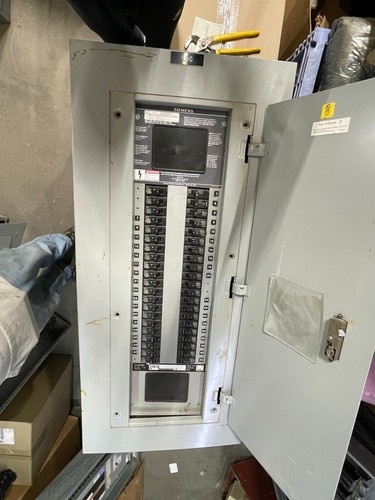 SIEMENS MAIN LUG PANEL 250A 208Y/120 WITH (39) 20A & (1) 3P 100A ...