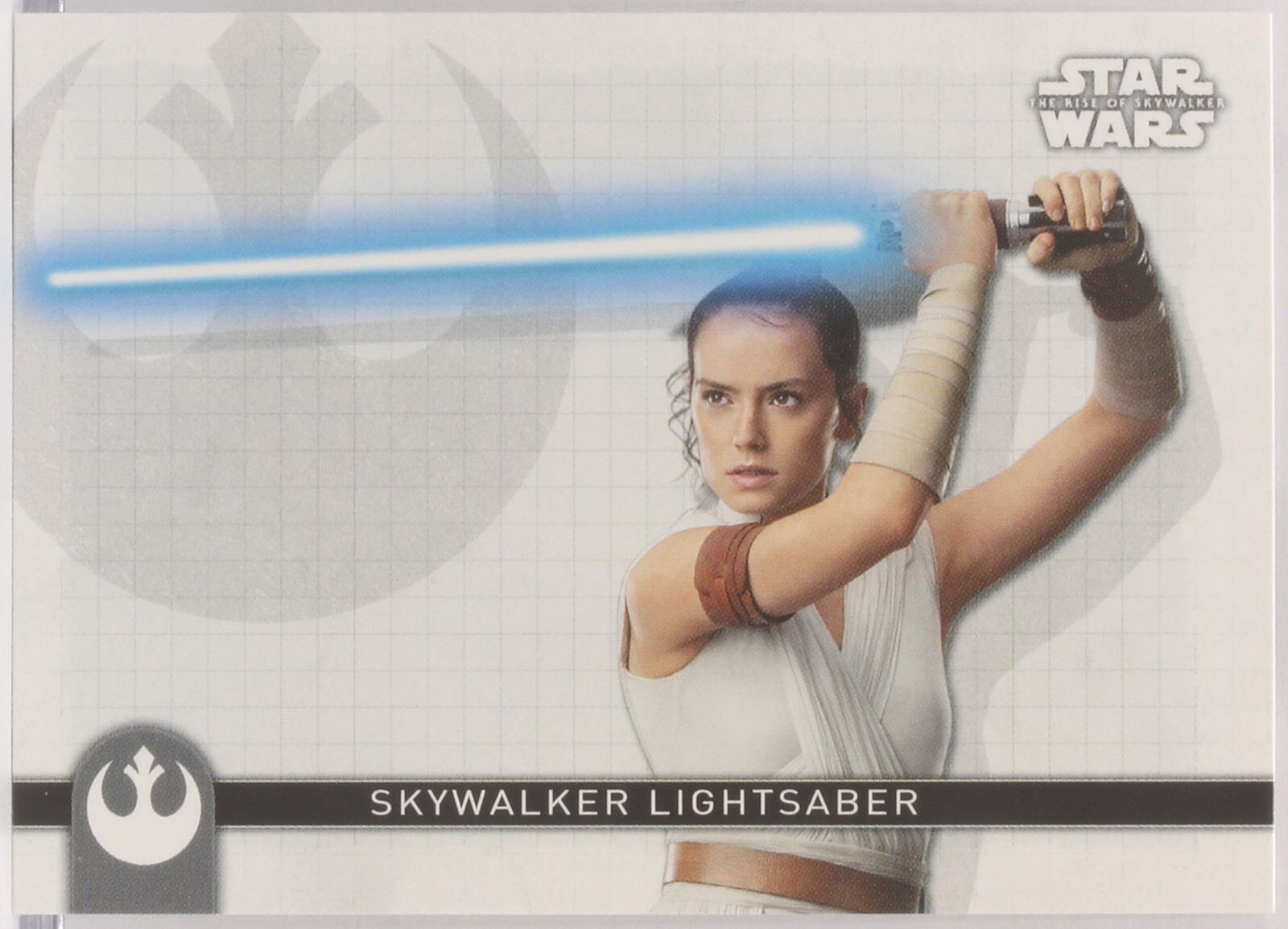 2020 Topps Star Wars Rise of Skywalker Weapons Card Skywalker ...