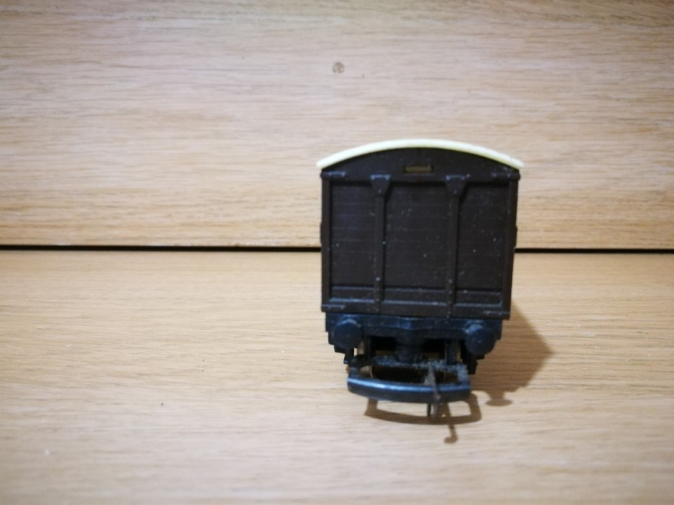 OO Gauge Model Railway Hornby R106 S.R. Sheep Wagon boxed red window ...