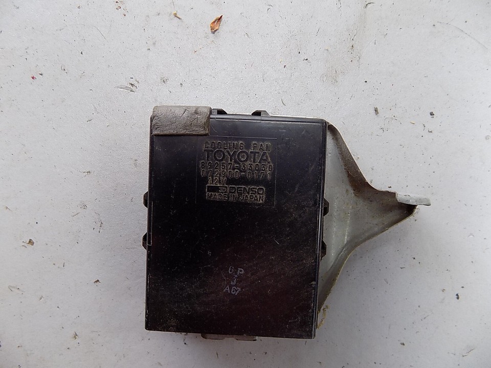 94 95 96 Lexus ES300 Toyota Camry Cooling Fan Module Relay 89257-33030 ...