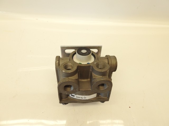 Bendix Pilot Relay Air Brake Valve R-12p 109002 for sale online | eBay