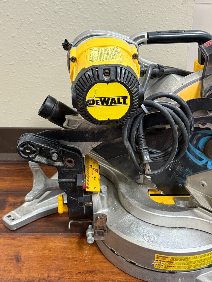DEWALT 12" Compound Double Bevel Miter Saw DWS716 - LOCAL PICK UP ONLY ...