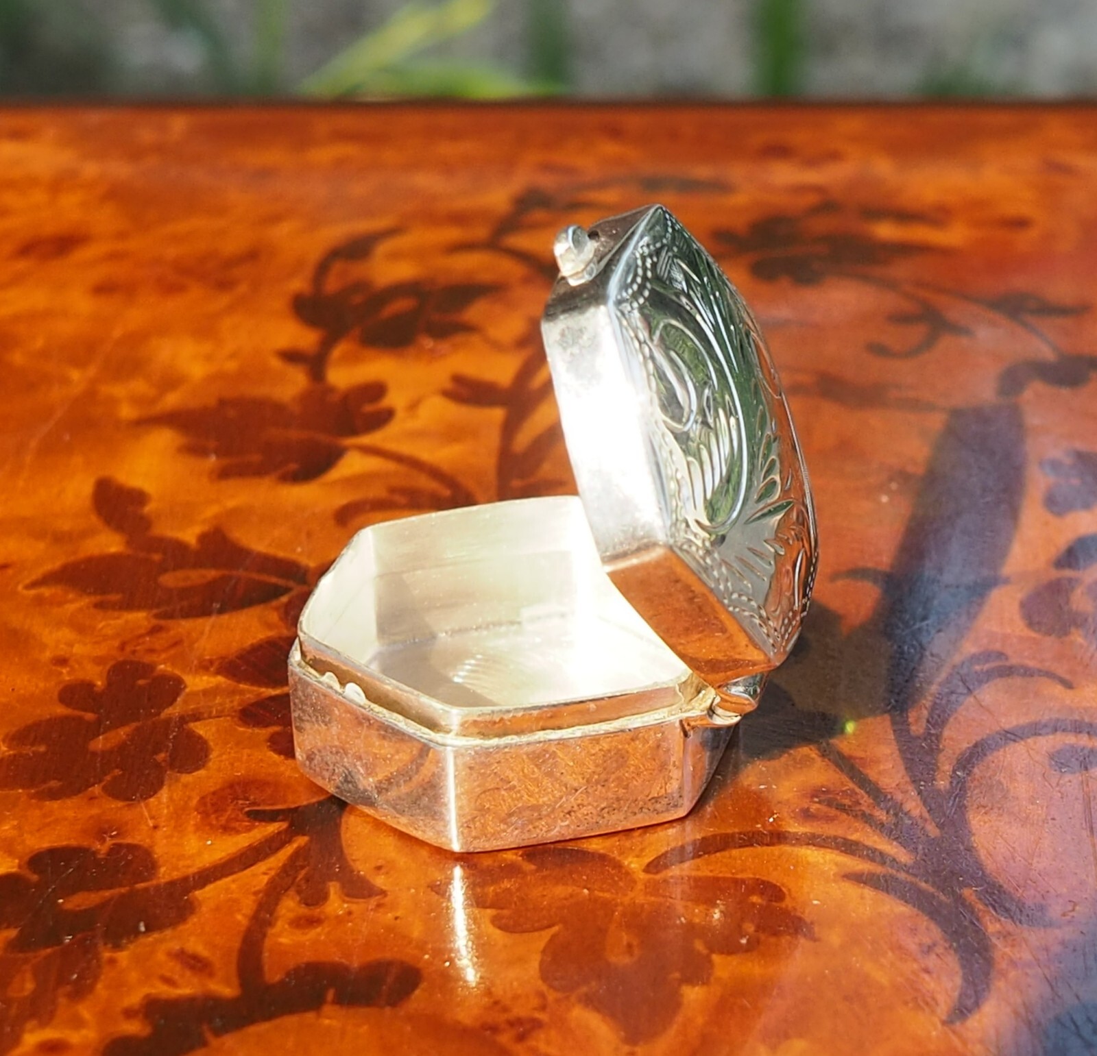 Vintage 925 Sterling Silver pill box Hexagon hinged lid Engraved marked ...