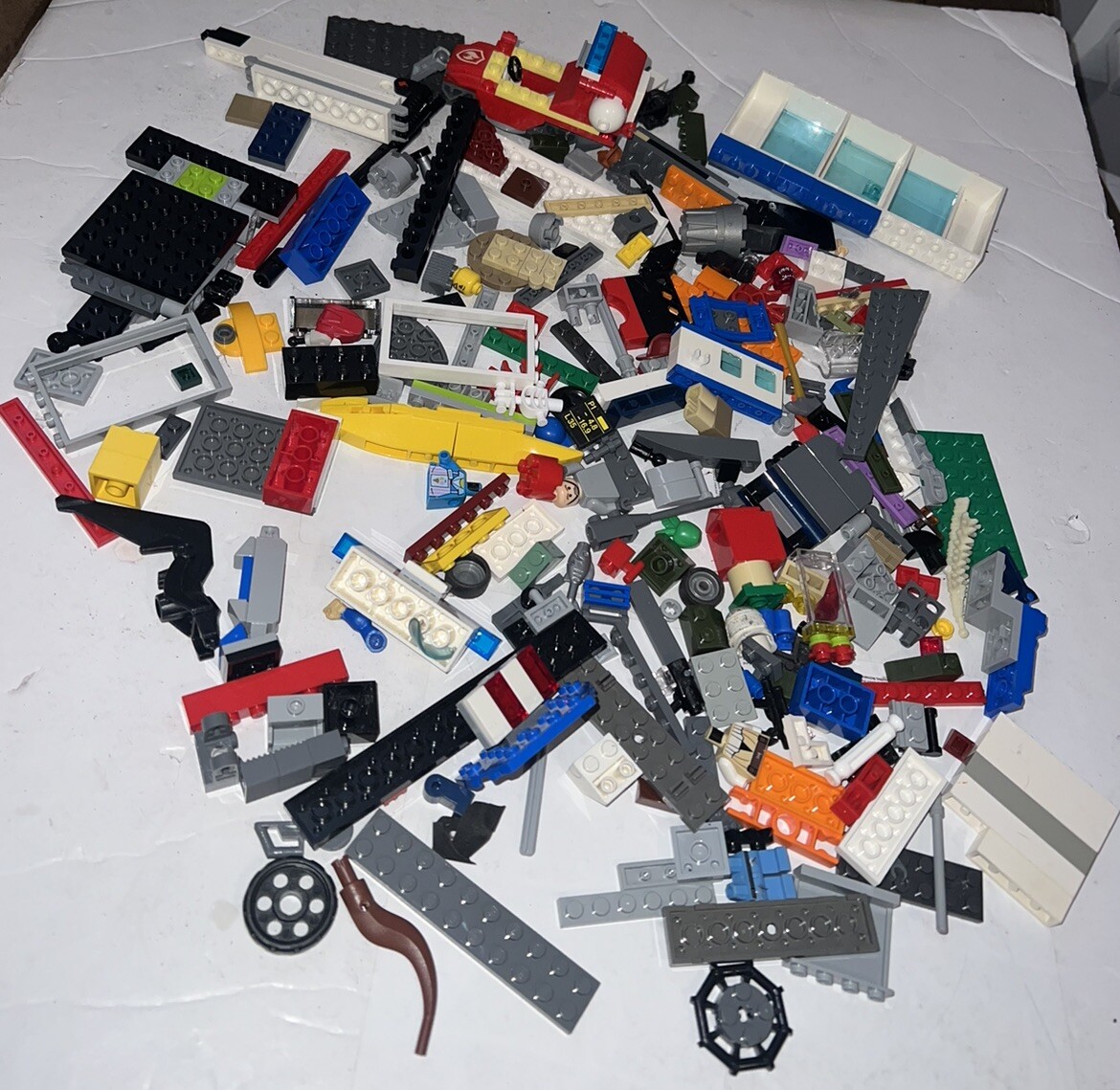 LEGO Lot of 1 Lb Bricks Minifigures Weapons Helmets Random Pieces ...