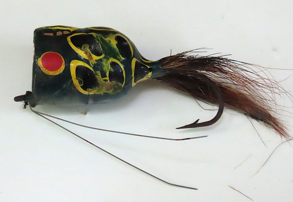 Seven (7) Vintage Fly Rod Poppers, All With Similar Frog Paint Pattern ...