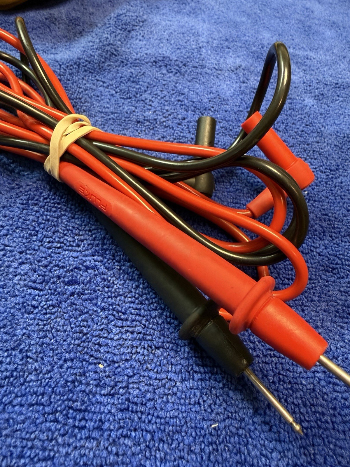 Fluke 87V True RMS Digital Multimeter with Test Leads | eBay