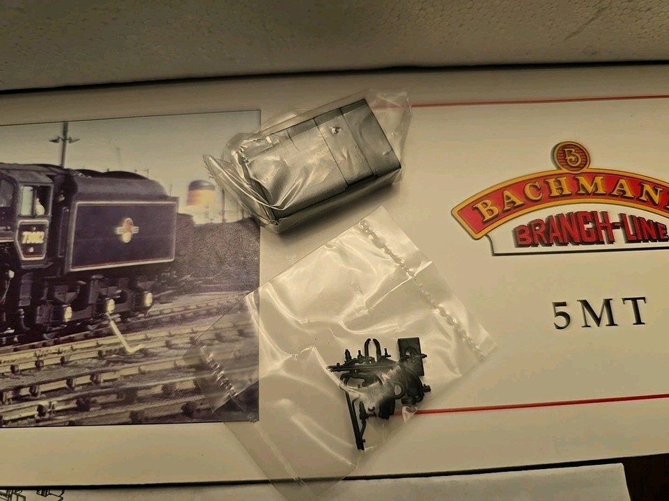 Bachmann Branch-line Standard CLASS 5MT 73068 BR Green L/Crest BR ...