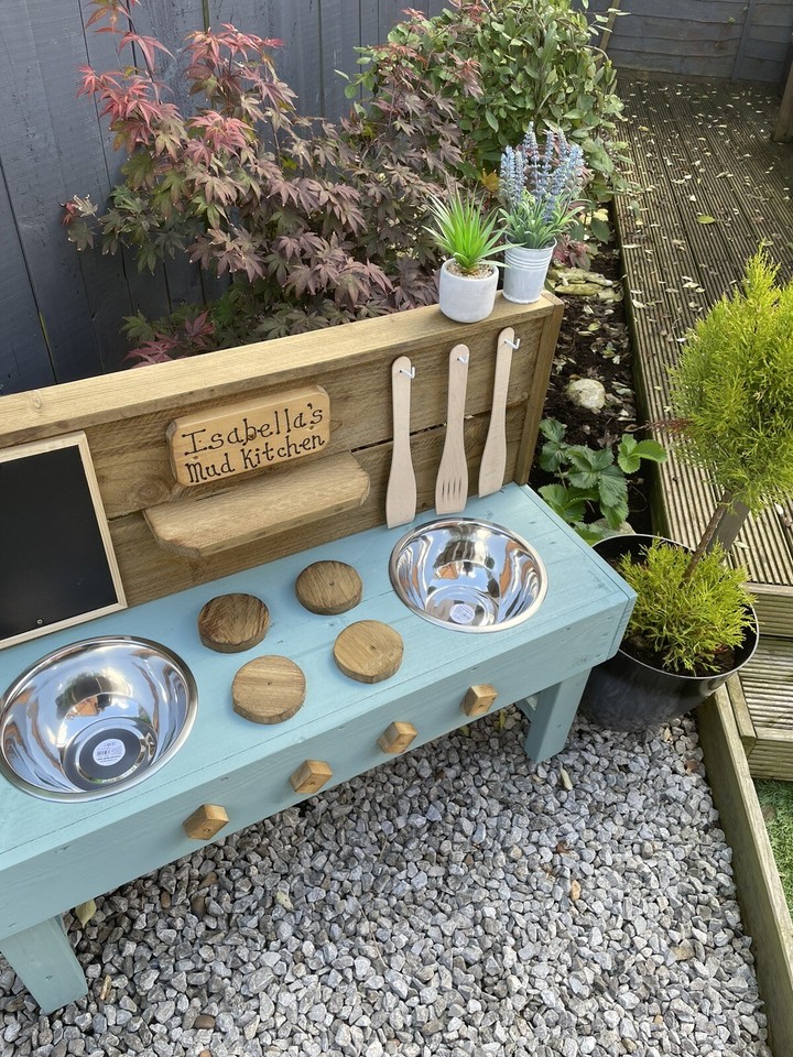 QUALITY CHILDREN’S OUTDOOR MUD KITCHEN WITH FREE APRON & 6 LAMINATED ...