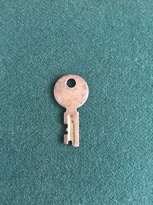 Vintage 1958 - 1963 Brass Presto Lock Keys for Fender Guitar Cases ...
